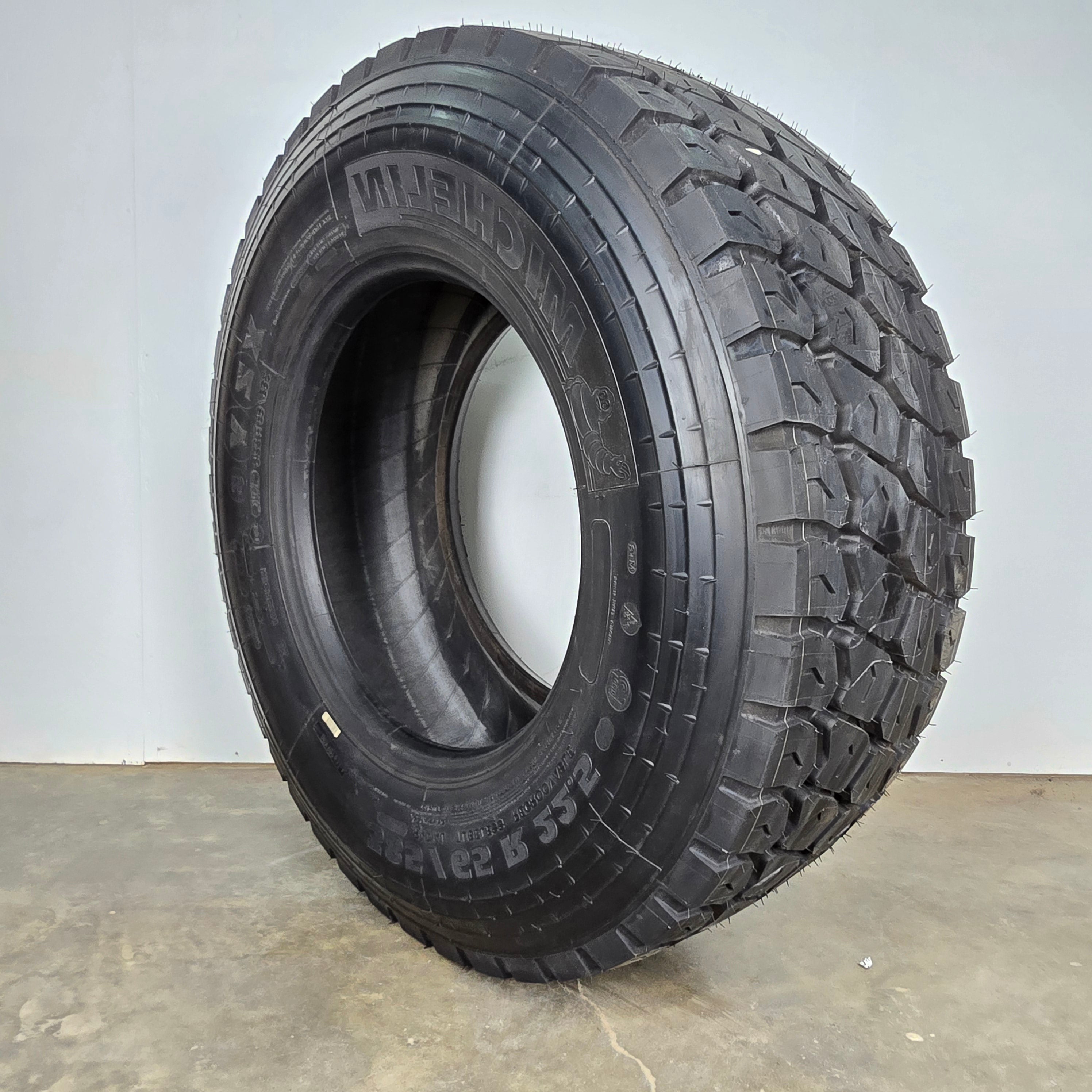 385/65R22.5 Michelin XZY3 Commercial Truck Tire