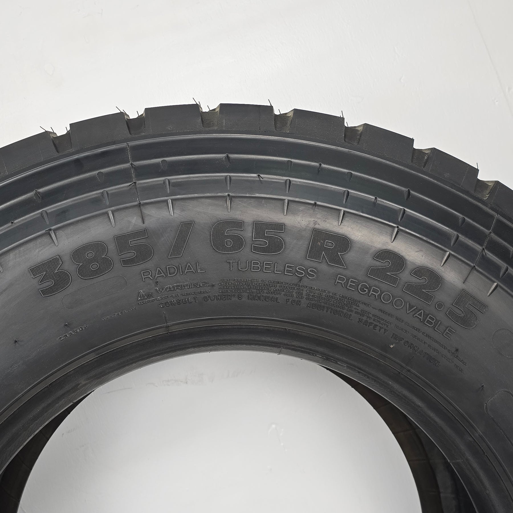 385/65R22.5 Michelin XZY3 Commercial Truck Tire
