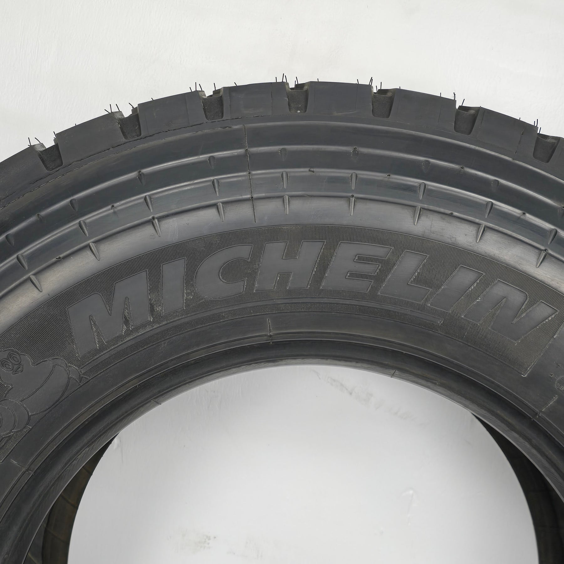 385/65R22.5 Michelin XZY3 Commercial Truck Tire
