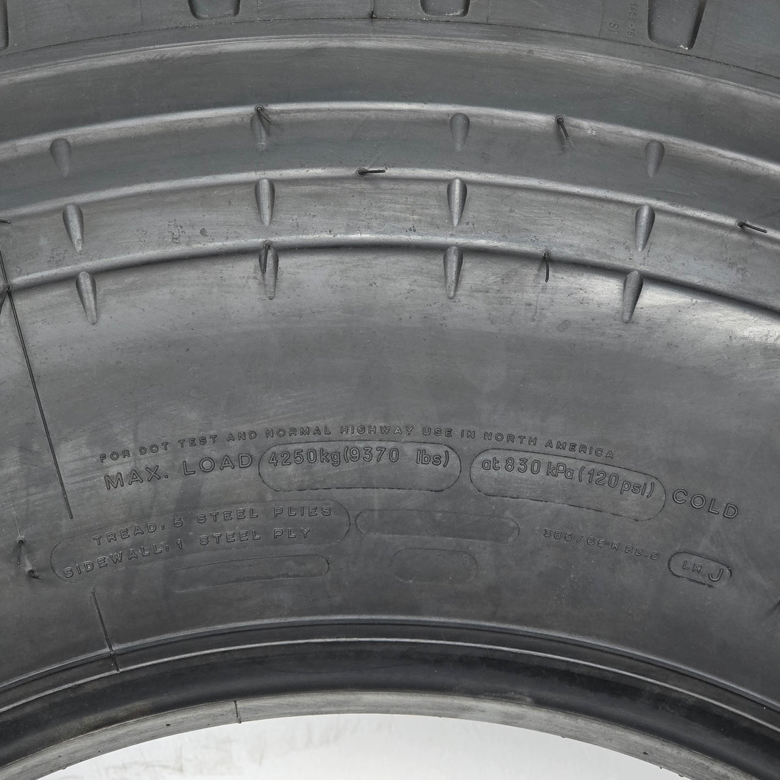 385/65R22.5 Michelin XZY3 Commercial Truck Tire