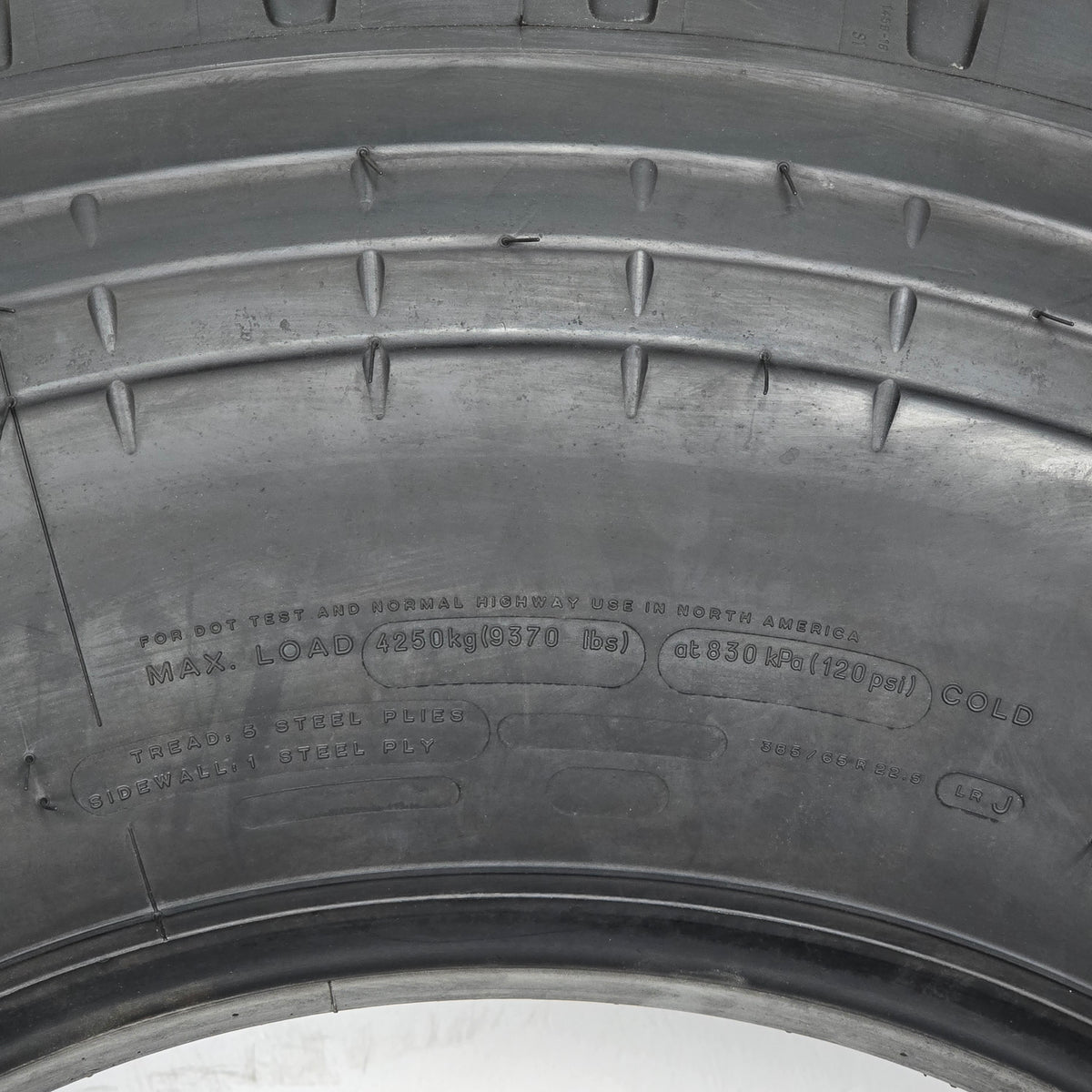 385/65R22.5 Michelin XZY3 Commercial Truck Tire