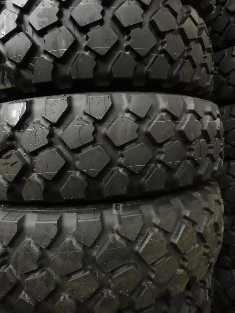 275/80R20 (10.5R20) Michelin XZL