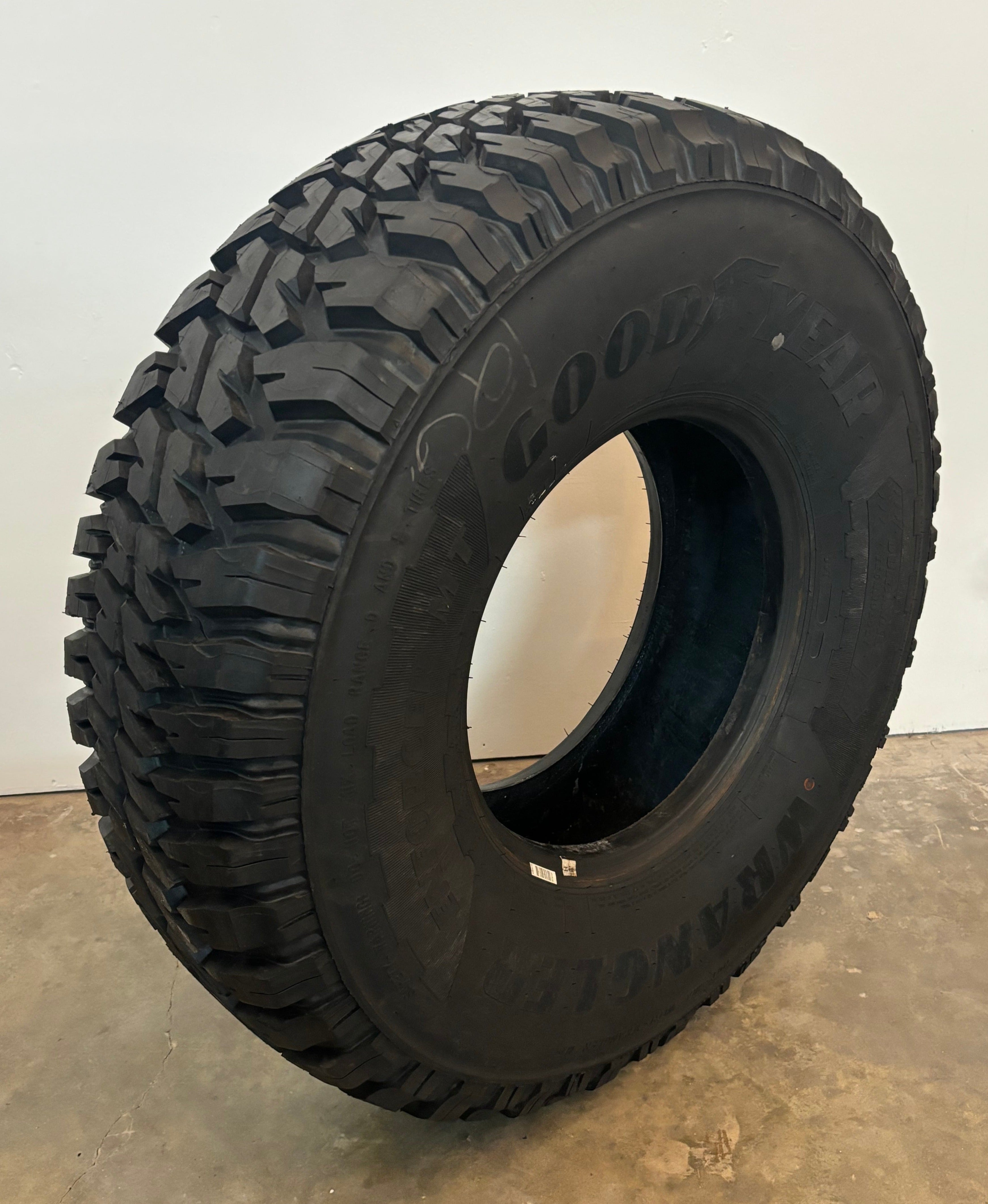 37X12.50R16.50 Goodyear Wrangler enforcer MT new