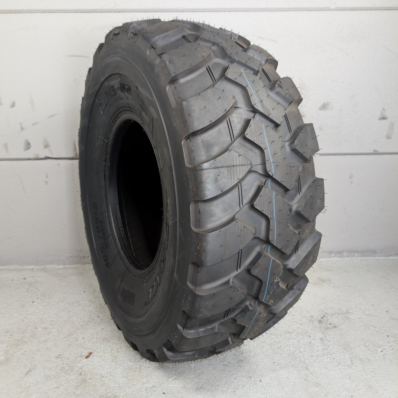 405/70R18 Advance GLR15 MPT 141B/153A2 NEW